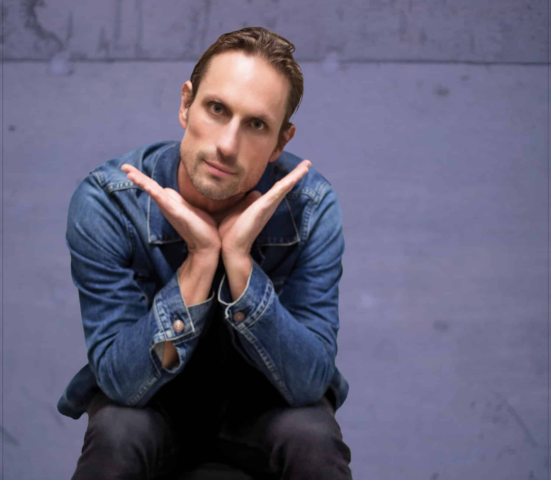 Stand-up comedian and TV presenter Cam Knight to host the Cannabiz ...
