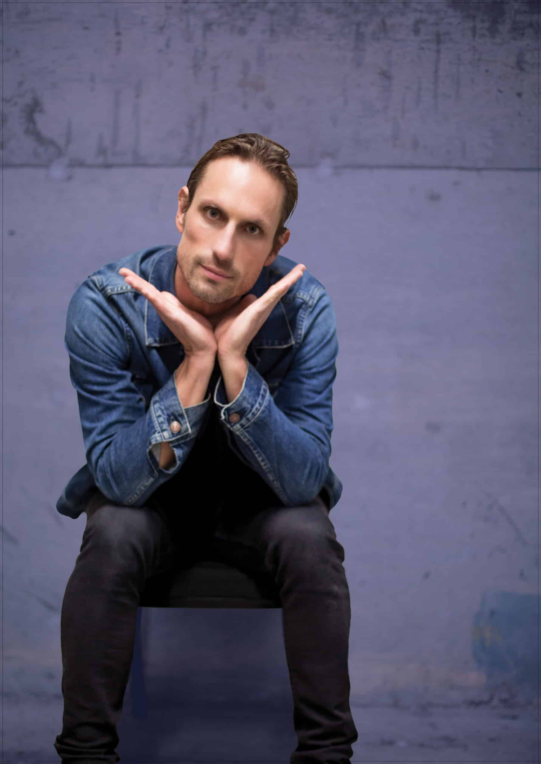 Stand-up comedian and TV presenter Cam Knight to host the Cannabiz ...